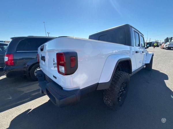 Balts Jeep Gladiator 2023 Ukmergė, ar dzinēja tilpumu 3.60 L un nobraukumu 30 tūkst. km par 24990 €, foto 8 vietnē AUTOMOTO.COM.LV