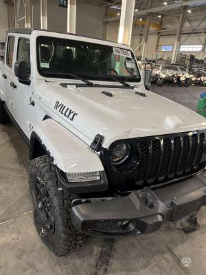 White Jeep Gladiator 2023 in Ukmerge, with an engine capacity of 3.60 L and mileage of 30 thousand km for 23999 €, photo 20 on AUTOMOTO.COM.LV