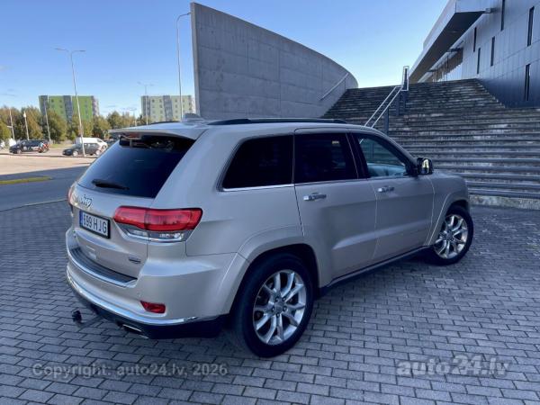Smilšu krāsa Jeep Grand Cherokee 2014 Tartu, ar dzinēja tilpumu 3.00 L un nobraukumu 198 tūkst. km par 12999 €, foto 2 vietnē AUTOMOTO.COM.LV