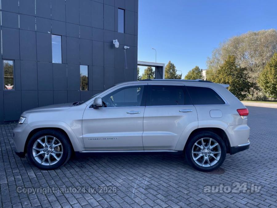 Beige Jeep Grand Cherokee 2014 in Tartu, with an engine capacity of 3.00 L and mileage of 198 thousand km for 12999 €, photo 5 on AUTOMOTO.COM.LV