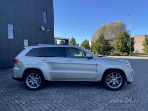 Beige Jeep Grand Cherokee 2014 in Tartu, with an engine capacity of 3.00 L and mileage of 198 thousand km for 12999 €, photo 6 on AUTOMOTO.COM.LV