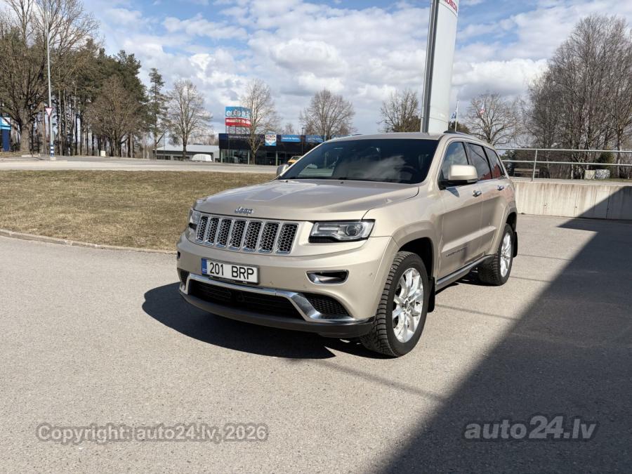 Beige Jeep Grand Cherokee 2016 in Viljandi, with an engine capacity of 3.00 L and mileage of 199 thousand km for 17900 €, photo 1 on AUTOMOTO.COM.LV