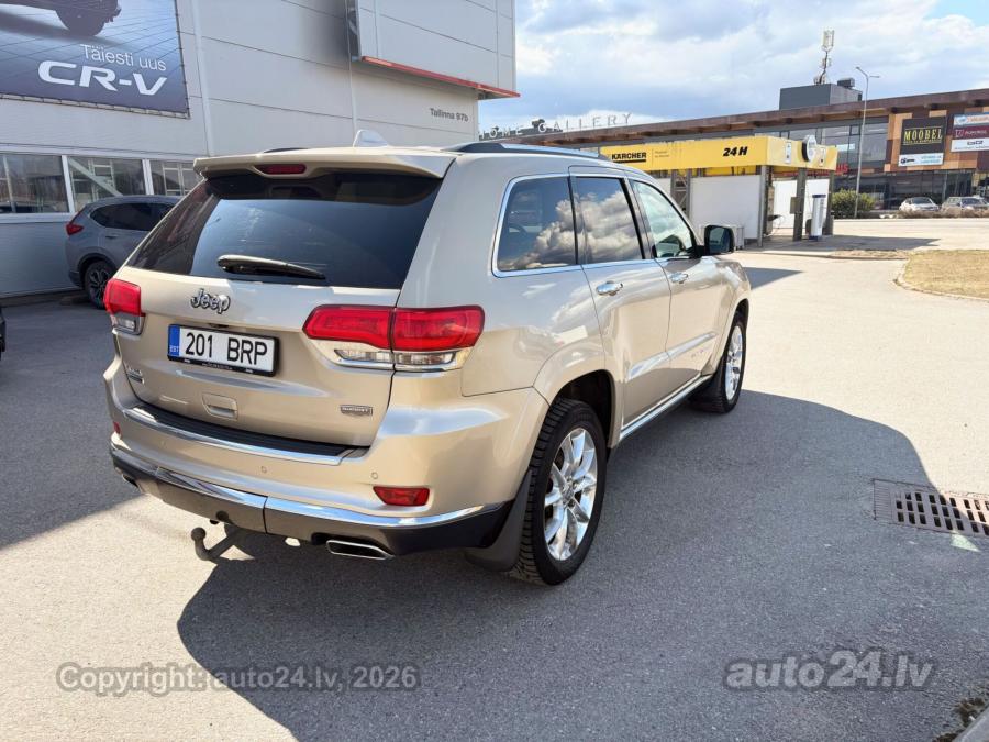 Beige Jeep Grand Cherokee 2016 in Viljandi, with an engine capacity of 3.00 L and mileage of 199 thousand km for 17900 €, photo 4 on AUTOMOTO.COM.LV