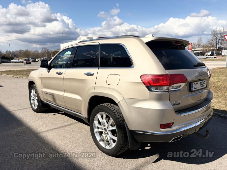 Beige Jeep Grand Cherokee 2016 in Viljandi, with an engine capacity of 3.00 L and mileage of 199 thousand km for 17900 €, photo 5 on AUTOMOTO.COM.LV