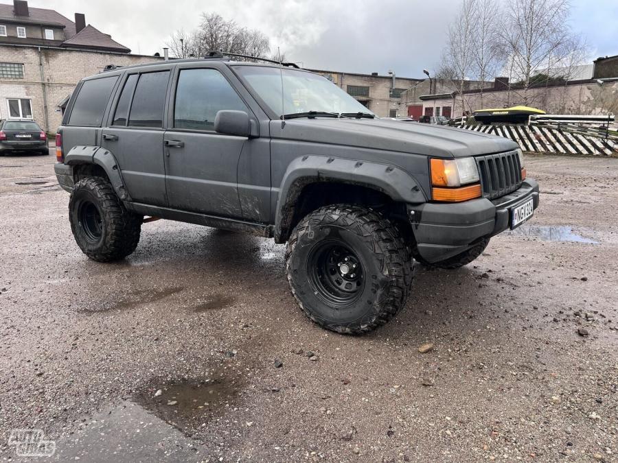 Melns Jeep Grand Cherokee 1996 Klaipėda, ar dzinēja tilpumu 4.00 L un nobraukumu 250 tūkst. km par 2800 €, foto 1 vietnē AUTOMOTO.COM.LV