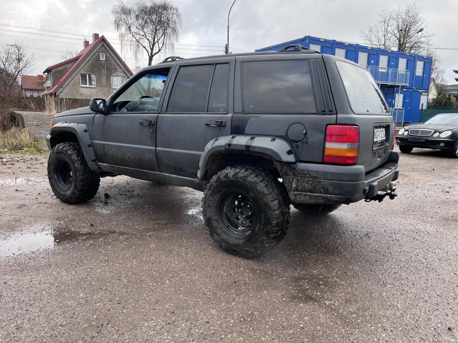 Melns Jeep Grand Cherokee 1996 Klaipėda, ar dzinēja tilpumu 4.00 L un nobraukumu 250 tūkst. km par 2800 €, foto 4 vietnē AUTOMOTO.COM.LV