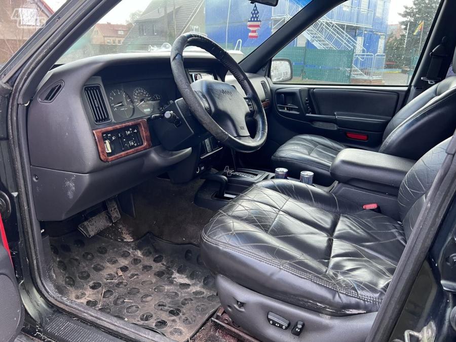 Melns Jeep Grand Cherokee 1996 Klaipėda, ar dzinēja tilpumu 4.00 L un nobraukumu 250 tūkst. km par 2800 €, foto 8 vietnē AUTOMOTO.COM.LV