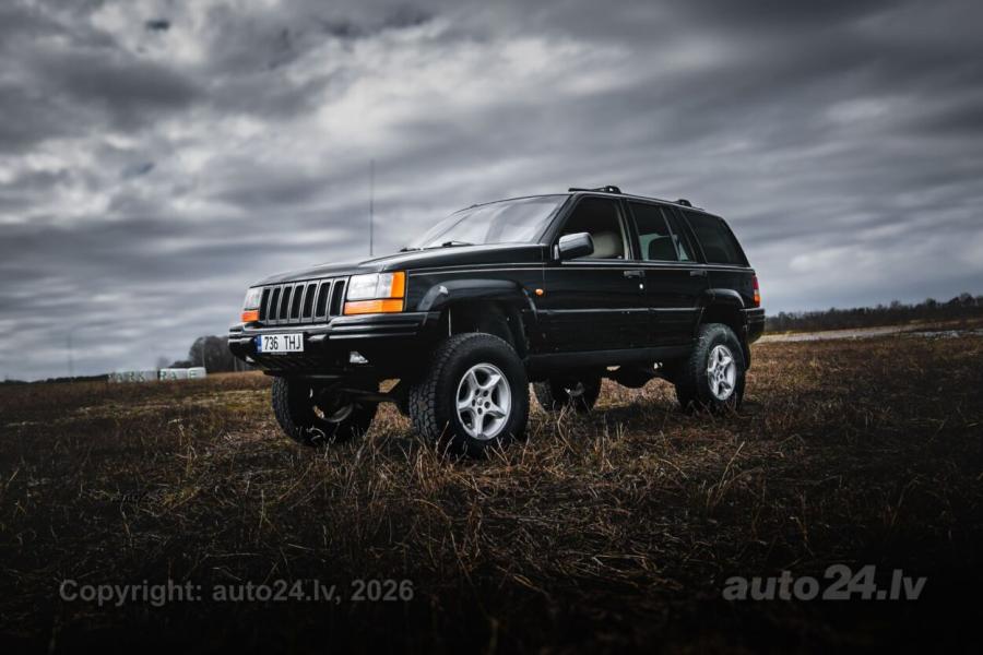 Melns Jeep Grand Cherokee 1996 Tallina, ar dzinēja tilpumu 4.00 L un nobraukumu 189 tūkst. km par 5900 €, foto 1 vietnē AUTOMOTO.COM.LV