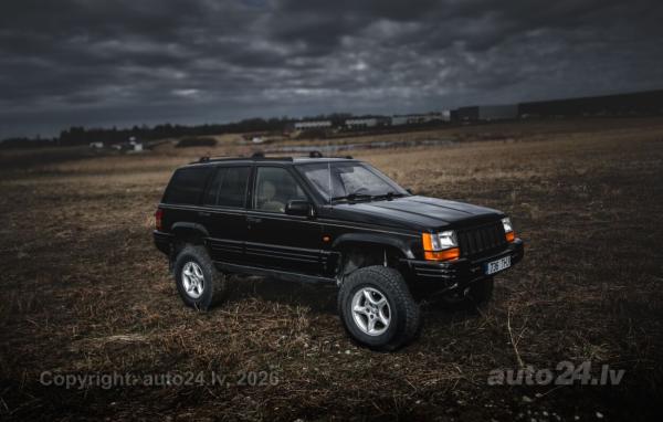 Melns Jeep Grand Cherokee 1996 Tallina, ar dzinēja tilpumu 4.00 L un nobraukumu 189 tūkst. km par 5900 €, foto 10 vietnē AUTOMOTO.COM.LV