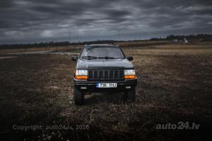 Melns Jeep Grand Cherokee 1996 Tallina, ar dzinēja tilpumu 4.00 L un nobraukumu 189 tūkst. km par 5900 €, foto 12 vietnē AUTOMOTO.COM.LV