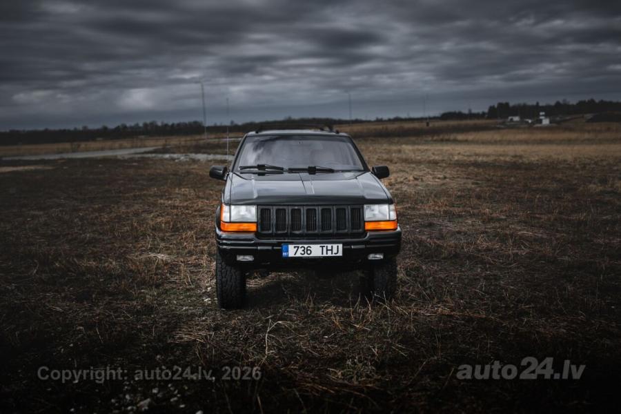 Melns Jeep Grand Cherokee 1996 Tallina, ar dzinēja tilpumu 4.00 L un nobraukumu 189 tūkst. km par 5900 €, foto 12 vietnē AUTOMOTO.COM.LV
