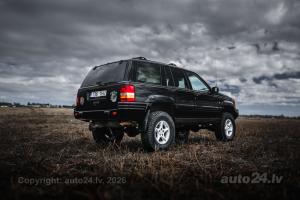 Melns Jeep Grand Cherokee 1996 Tallina, ar dzinēja tilpumu 4.00 L un nobraukumu 189 tūkst. km par 5900 €, foto 13 vietnē AUTOMOTO.COM.LV
