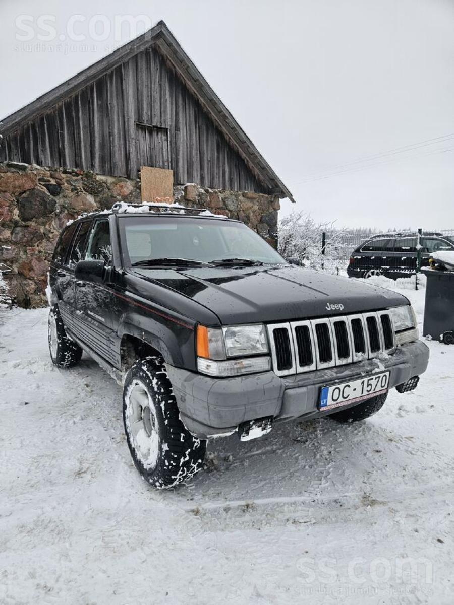 Melns Jeep Grand Cherokee 1997 Aizkraukle, ar dzinēja tilpumu 4.00 L un nobraukumu 250 tūkst. km par 3699 €, foto 1 vietnē AUTOMOTO.COM.LV