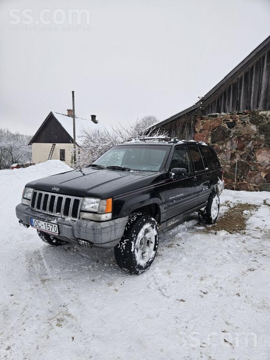 Melns Jeep Grand Cherokee 1997 Aizkraukle, ar dzinēja tilpumu 4.00 L un nobraukumu 250 tūkst. km par 3699 €, foto 2 vietnē AUTOMOTO.COM.LV