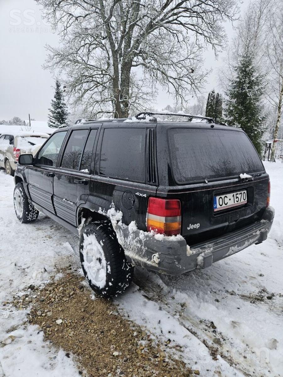 Melns Jeep Grand Cherokee 1997 Aizkraukle, ar dzinēja tilpumu 4.00 L un nobraukumu 250 tūkst. km par 3699 €, foto 3 vietnē AUTOMOTO.COM.LV