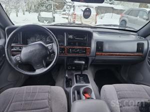 Melns Jeep Grand Cherokee 1997 Aizkraukle, ar dzinēja tilpumu 4.00 L un nobraukumu 250 tūkst. km par 3699 €, foto 5 vietnē AUTOMOTO.COM.LV
