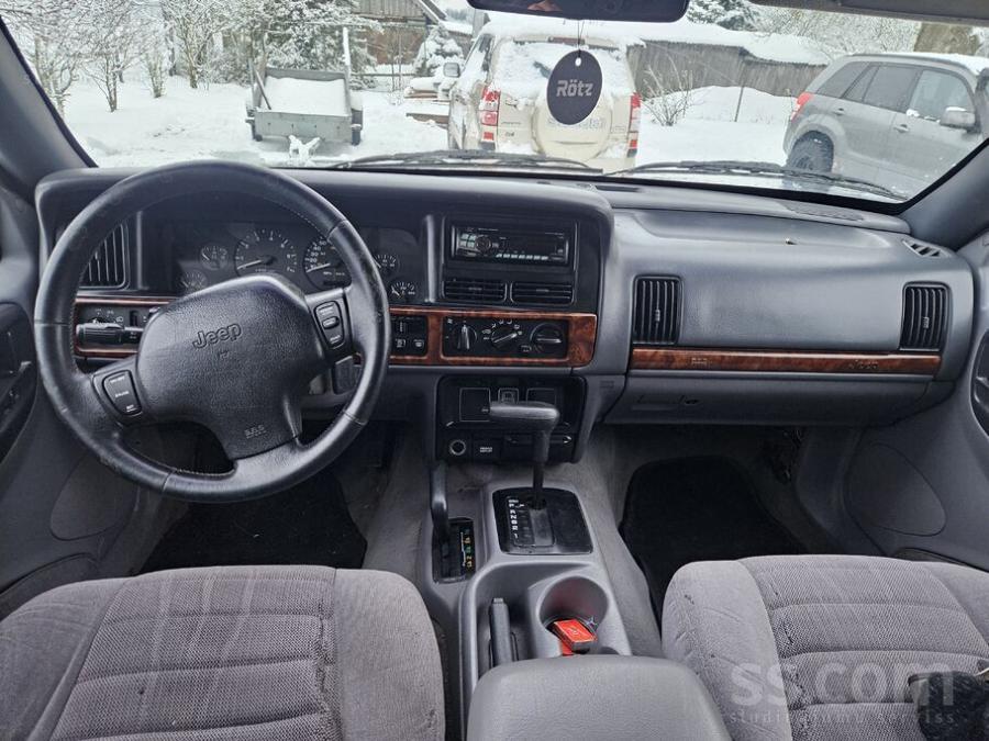 Melns Jeep Grand Cherokee 1997 Aizkraukle, ar dzinēja tilpumu 4.00 L un nobraukumu 250 tūkst. km par 3699 €, foto 5 vietnē AUTOMOTO.COM.LV