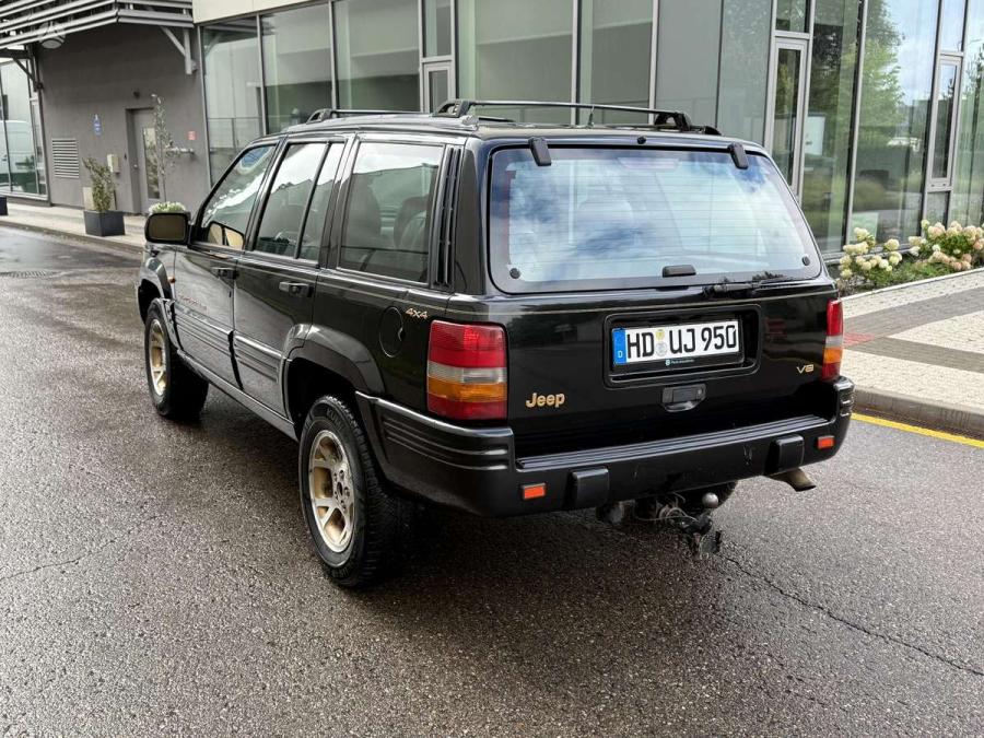 Black Jeep Grand Cherokee 1997 in Vilnius, with an engine capacity of 5.21 L and mileage of 461 thousand km for 5500 €, photo 5 on AUTOMOTO.COM.LV