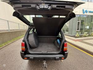 Black Jeep Grand Cherokee 1997 in Vilnius, with an engine capacity of 5.21 L and mileage of 461 thousand km for 5500 €, photo 16 on AUTOMOTO.COM.LV