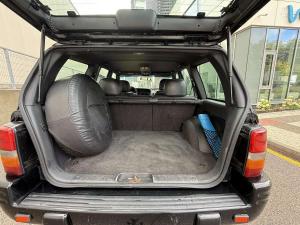 Black Jeep Grand Cherokee 1997 in Vilnius, with an engine capacity of 5.21 L and mileage of 461 thousand km for 5500 €, photo 17 on AUTOMOTO.COM.LV