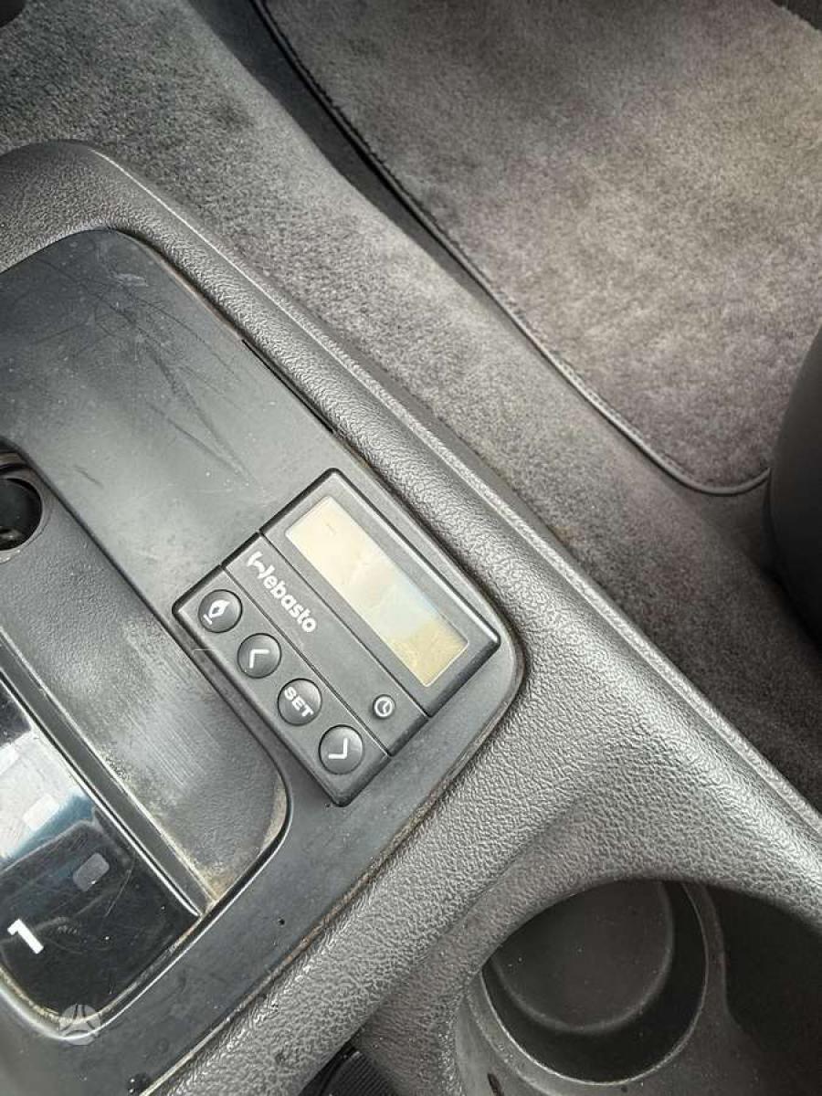 Black Jeep Grand Cherokee 1997 in Vilnius, with an engine capacity of 5.21 L and mileage of 461 thousand km for 5500 €, photo 28 on AUTOMOTO.COM.LV