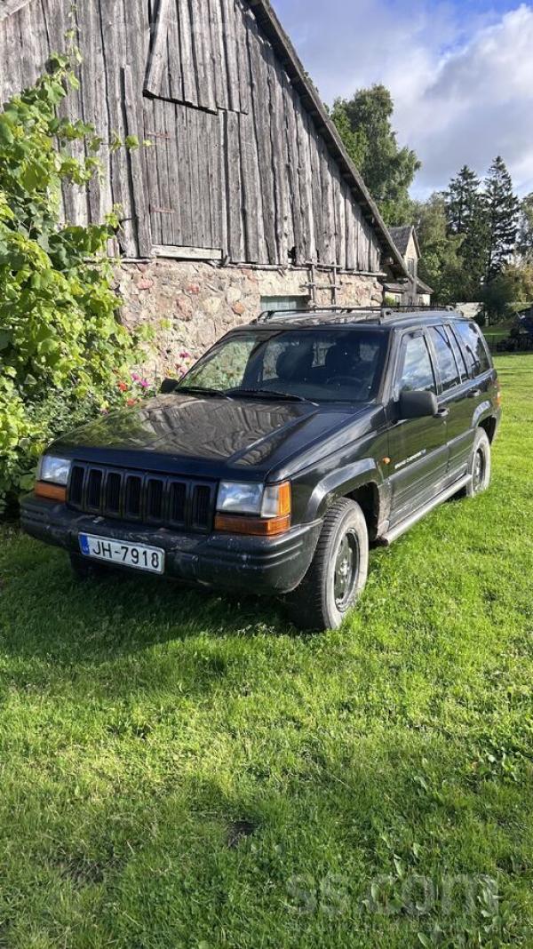 Black Jeep Grand Cherokee 1998 in Liepaja, with an engine capacity of 2.50 L and mileage of 0 thousand km for 545 €, photo 1 on AUTOMOTO.COM.LV