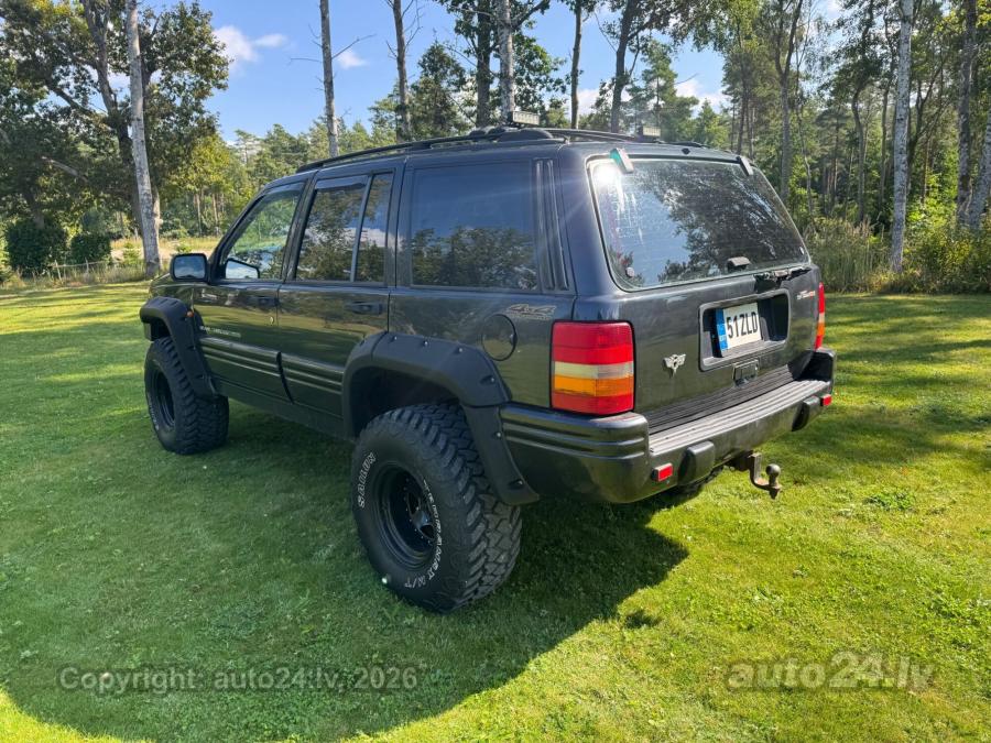 Melns Jeep Grand Cherokee 1998 Kuresāre, ar dzinēja tilpumu 5.90 L un nobraukumu 374 tūkst. km par 6100 €, foto 3 vietnē AUTOMOTO.COM.LV