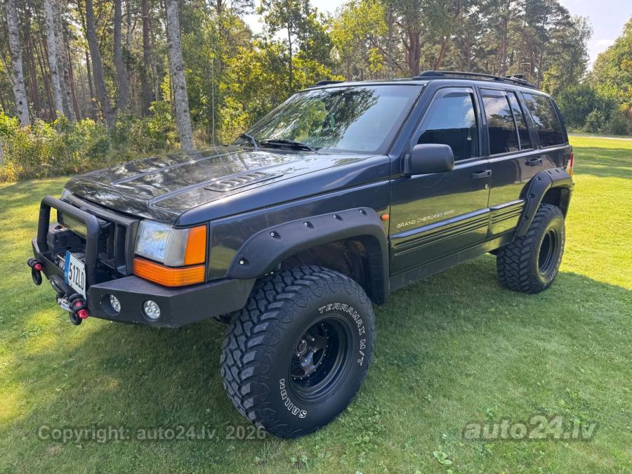 Melns Jeep Grand Cherokee 1998 Kuresāre, ar dzinēja tilpumu 5.90 L un nobraukumu 374 tūkst. km par 6100 €, foto 4 vietnē AUTOMOTO.COM.LV