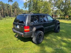 Melns Jeep Grand Cherokee 1998 Kuresāre, ar dzinēja tilpumu 5.90 L un nobraukumu 374 tūkst. km par 6100 €, foto 6 vietnē AUTOMOTO.COM.LV