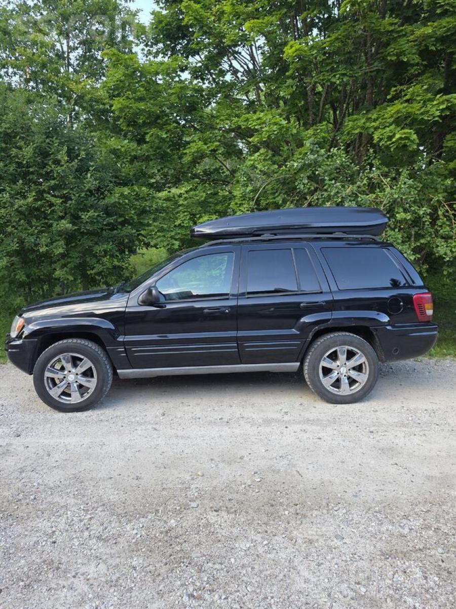Melns Jeep Grand Cherokee 1999 Talsi, ar dzinēja tilpumu 4.70 L un nobraukumu 340 tūkst. km par 1950 €, foto 3 vietnē AUTOMOTO.COM.LV