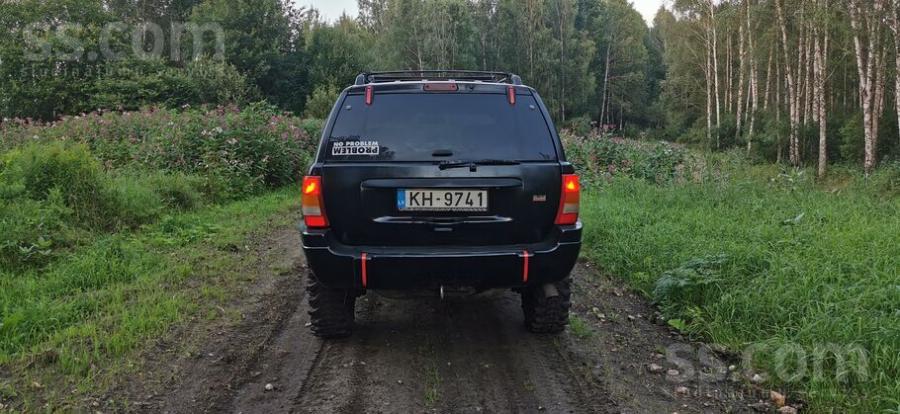 Black Jeep Grand Cherokee 2000 in Riga, with an engine capacity of 4.70 L and mileage of 271 thousand km for 2200 €, photo 3 on AUTOMOTO.COM.LV