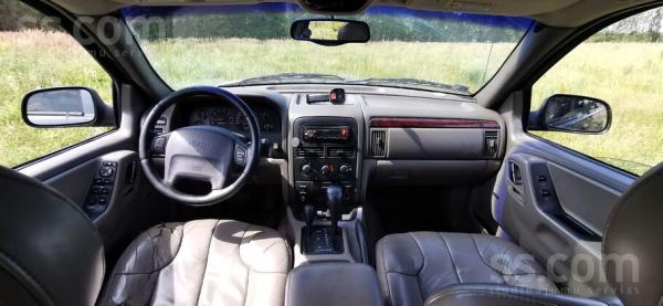 Black Jeep Grand Cherokee 2000 in Riga, with an engine capacity of 4.70 L and mileage of 271 thousand km for 2200 €, photo 4 on AUTOMOTO.COM.LV
