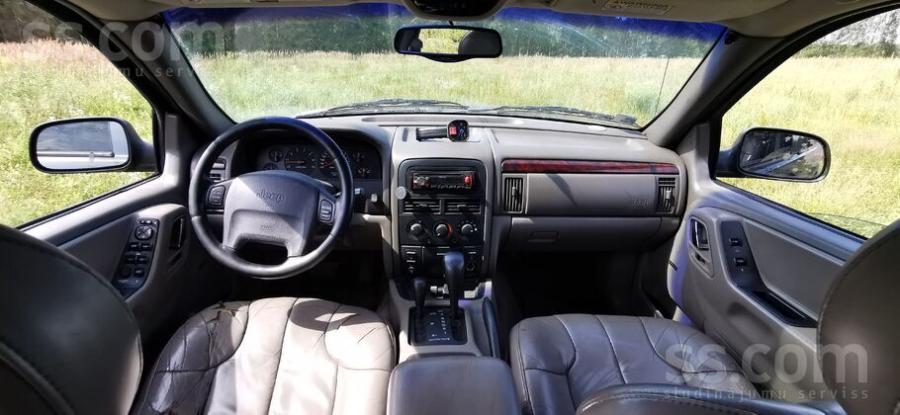 Black Jeep Grand Cherokee 2000 in Riga, with an engine capacity of 4.70 L and mileage of 271 thousand km for 2200 €, photo 4 on AUTOMOTO.COM.LV