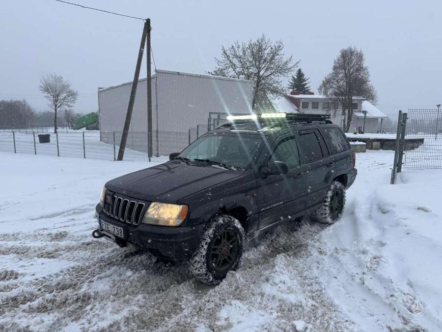 Melns Jeep Grand Cherokee 2001 Jonava, ar dzinēja tilpumu 3.12 L un nobraukumu 200 tūkst. km par 1900 €, foto 3 vietnē AUTOMOTO.COM.LV