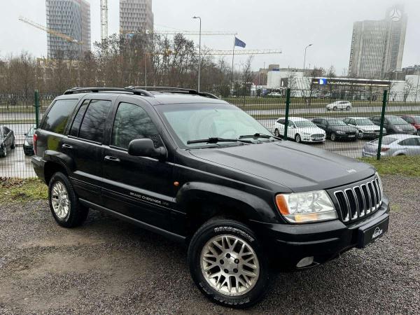 Black Jeep Grand Cherokee 2002 in Vilnius, with an engine capacity of 2.69 L and mileage of 242 thousand km for 3100 €, photo 3 on AUTOMOTO.COM.LV