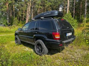 Melns Jeep Grand Cherokee 2002 Tallina, ar dzinēja tilpumu 2.70 L un nobraukumu 399 tūkst. km par 4100 €, foto 7 vietnē AUTOMOTO.COM.LV
