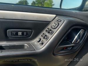 Melns Jeep Grand Cherokee 2002 Tallina, ar dzinēja tilpumu 2.70 L un nobraukumu 399 tūkst. km par 4100 €, foto 11 vietnē AUTOMOTO.COM.LV