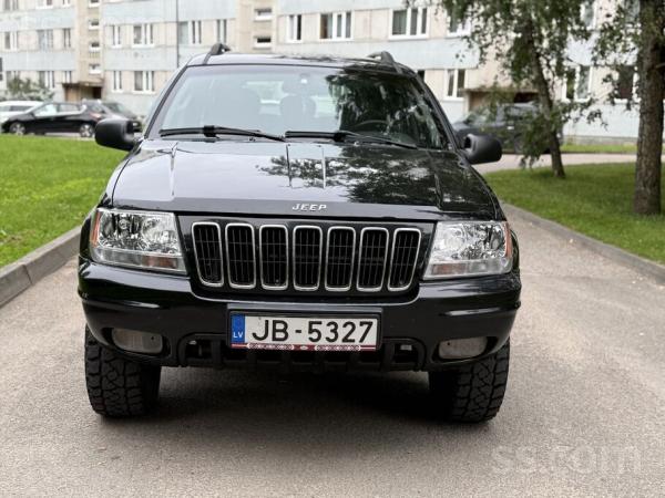 Melns Jeep Grand Cherokee 2002 Kuldīga, ar dzinēja tilpumu 2.70 L un nobraukumu 334 tūkst. km par 3100 €, foto 3 vietnē AUTOMOTO.COM.LV
