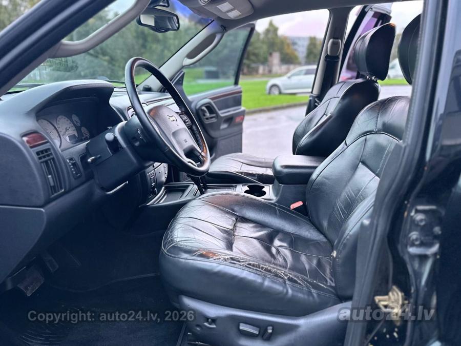 Melns Jeep Grand Cherokee 2002 Tallina, ar dzinēja tilpumu 2.70 L un nobraukumu 248 tūkst. km par 2999 €, foto 9 vietnē AUTOMOTO.COM.LV