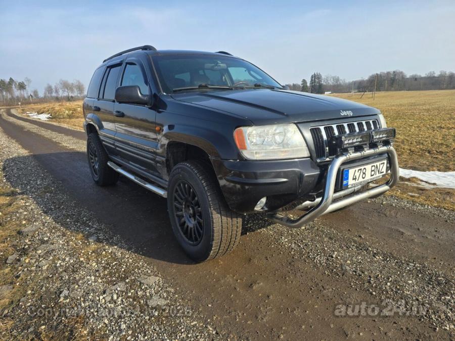 Melns Jeep Grand Cherokee 2003 Tallina, ar dzinēja tilpumu 2.70 L un nobraukumu 256 tūkst. km par 6000 €, foto 1 vietnē AUTOMOTO.COM.LV