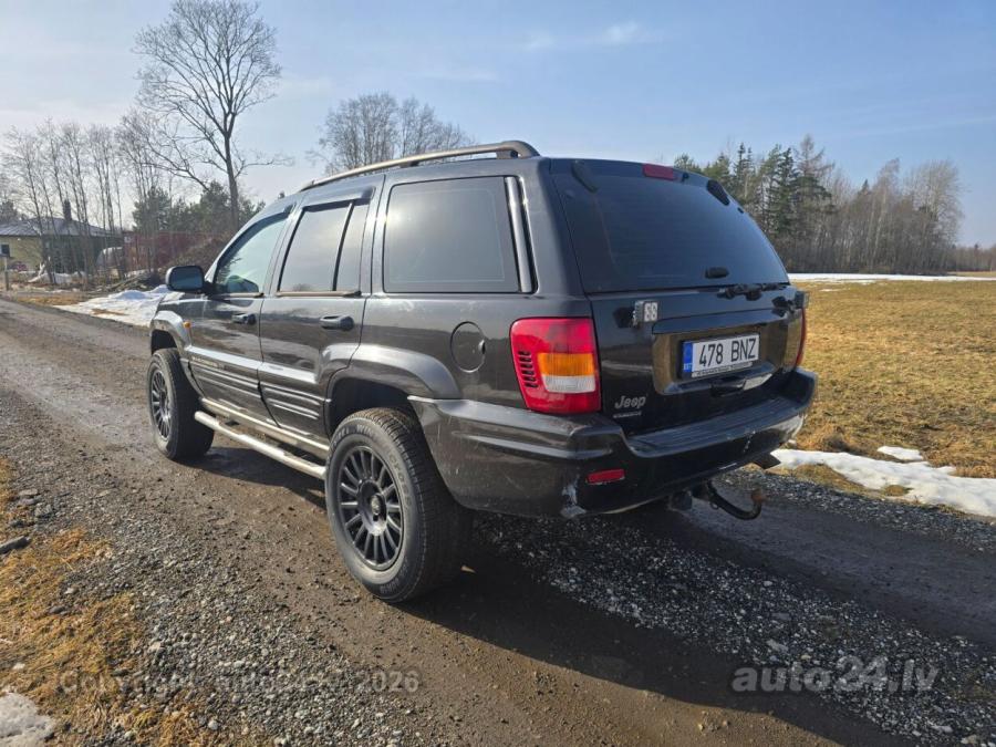 Melns Jeep Grand Cherokee 2003 Tallina, ar dzinēja tilpumu 2.70 L un nobraukumu 256 tūkst. km par 6000 €, foto 2 vietnē AUTOMOTO.COM.LV