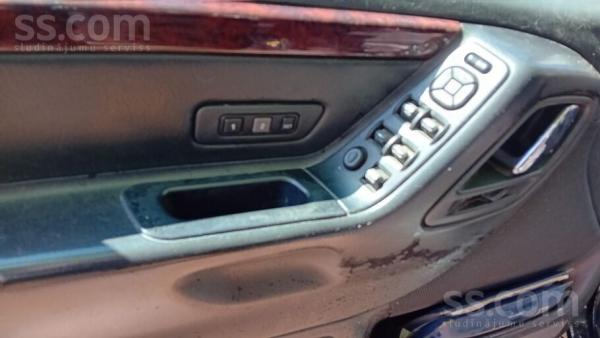 Melns Jeep Grand Cherokee 2003 Rīga, ar dzinēja tilpumu 2.70 L un nobraukumu 0 tūkst. km par 3190 €, foto 10 vietnē AUTOMOTO.COM.LV