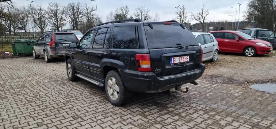 Melns Jeep Grand Cherokee 2003 Valmiera, ar dzinēja tilpumu 2.70 L un nobraukumu 312 tūkst. km par 2700 €, foto 5 vietnē AUTOMOTO.COM.LV