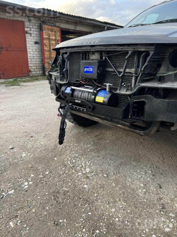 Melns Jeep Grand Cherokee 2003 Rīga, ar dzinēja tilpumu 2.70 L un nobraukumu 287 tūkst. km par 2000 €, foto 4 vietnē AUTOMOTO.COM.LV
