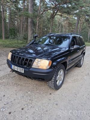 Melns Jeep Grand Cherokee 2003 Ventspils, ar dzinēja tilpumu 2.70 L un nobraukumu 287 tūkst. km par 3500 €, foto  vietnē AUTOMOTO.COM.LV