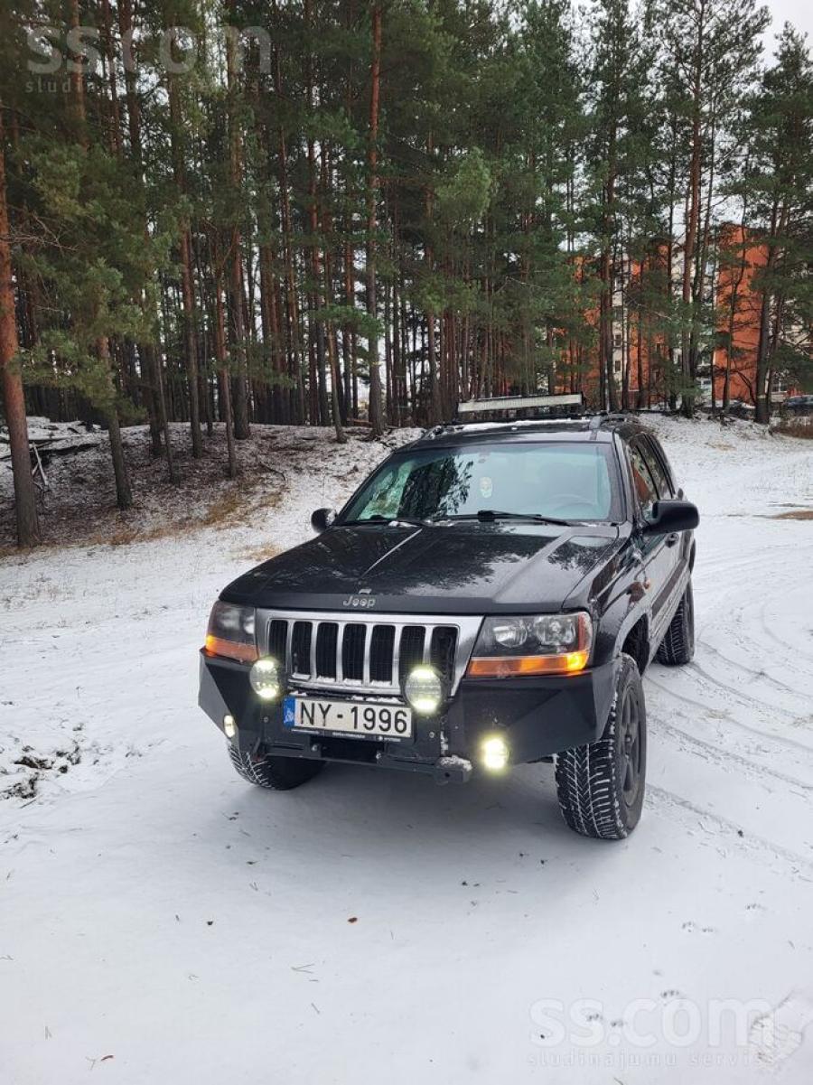 Black Jeep Grand Cherokee 2004 in Daugavpils, with an engine capacity of 2.70 L and mileage of 360 thousand km for 4800 €, photo 1 on AUTOMOTO.COM.LV
