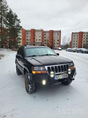 Black Jeep Grand Cherokee 2004 in Daugavpils, with an engine capacity of 2.70 L and mileage of 360 thousand km for 4800 €, photo 2 on AUTOMOTO.COM.LV