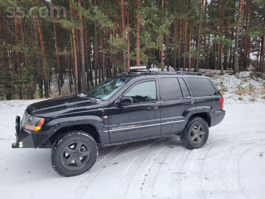 Black Jeep Grand Cherokee 2004 in Daugavpils, with an engine capacity of 2.70 L and mileage of 360 thousand km for 4800 €, photo 4 on AUTOMOTO.COM.LV