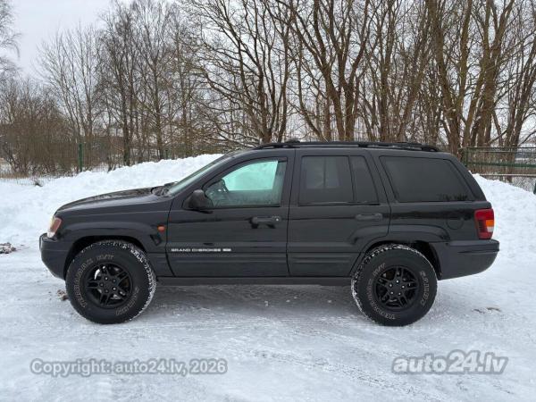 Melns Jeep Grand Cherokee 2004 Tallina, ar dzinēja tilpumu 2.70 L un nobraukumu 365 tūkst. km par 3800 €, foto 4 vietnē AUTOMOTO.COM.LV