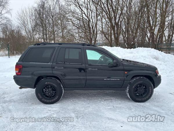 Melns Jeep Grand Cherokee 2004 Tallina, ar dzinēja tilpumu 2.70 L un nobraukumu 365 tūkst. km par 3800 €, foto 8 vietnē AUTOMOTO.COM.LV